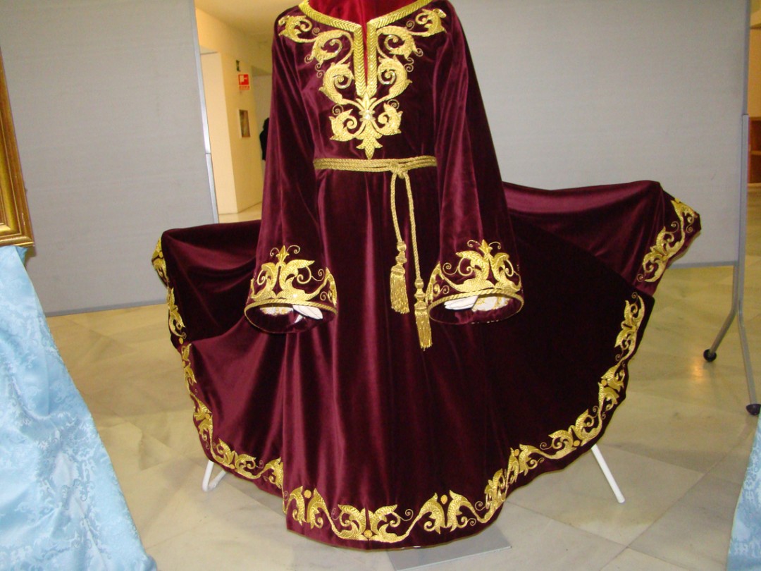Vestuario religioso para imágenes | Tienda Religiosa Cofrade